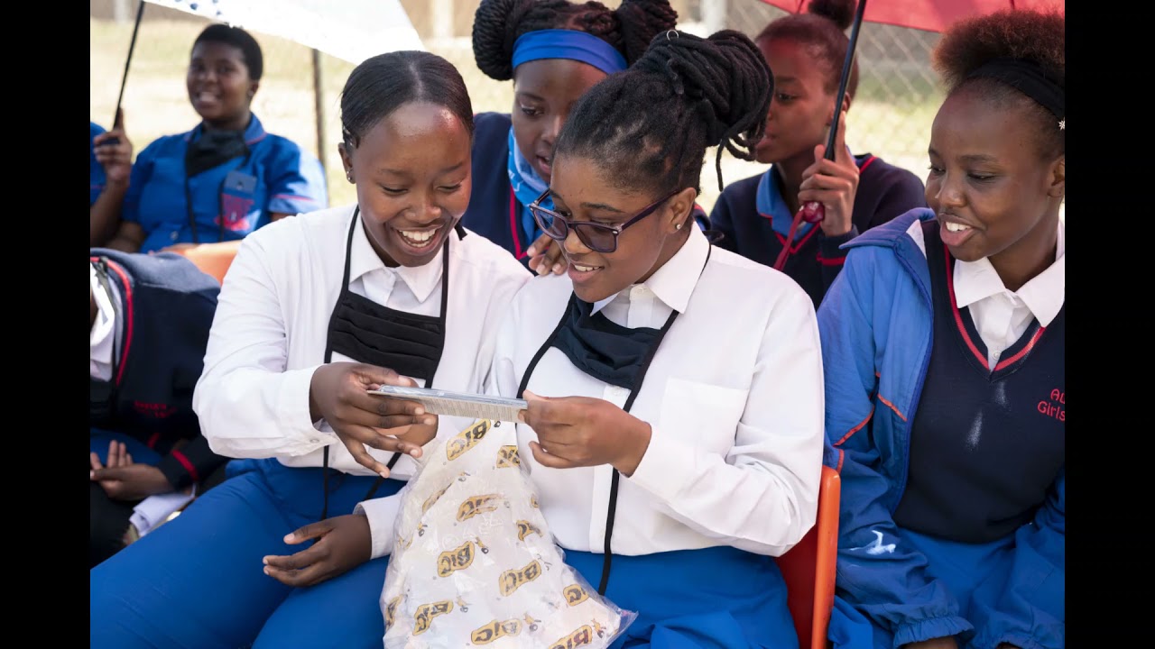 Miss SA Finalist Zanele Phakathi hold career exhibition at Aurora Girls ...