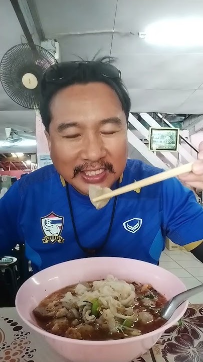 ก๋วยเตี๋ยว เส้นเปียกรวม ครัวเมืองรถม้า กดติดตาม กดแชร์ กดไลค์