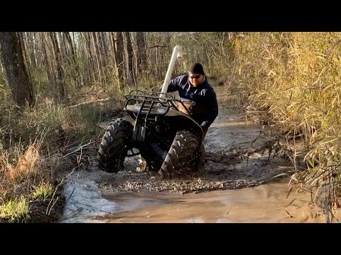 Honda fourtrax 300 goes deep on 28 inch og outlaws - YouTube