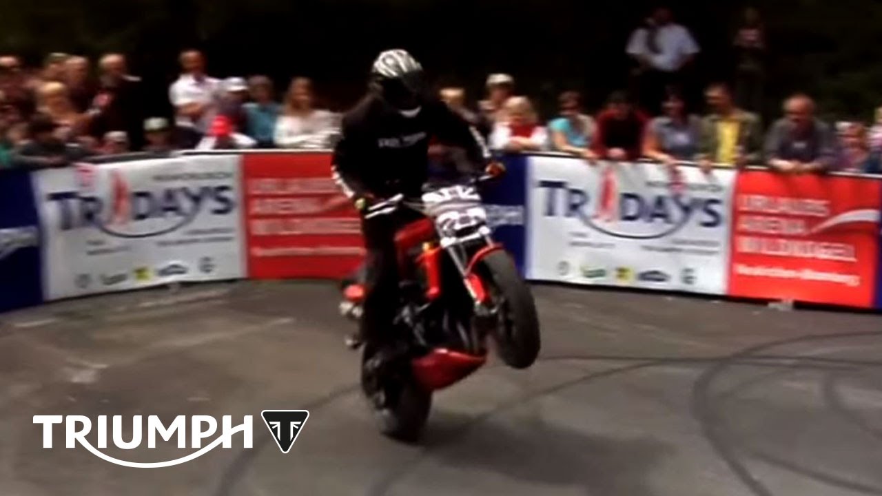 Kevin Carmichael stunt show at Tridays 2009 - YouTube