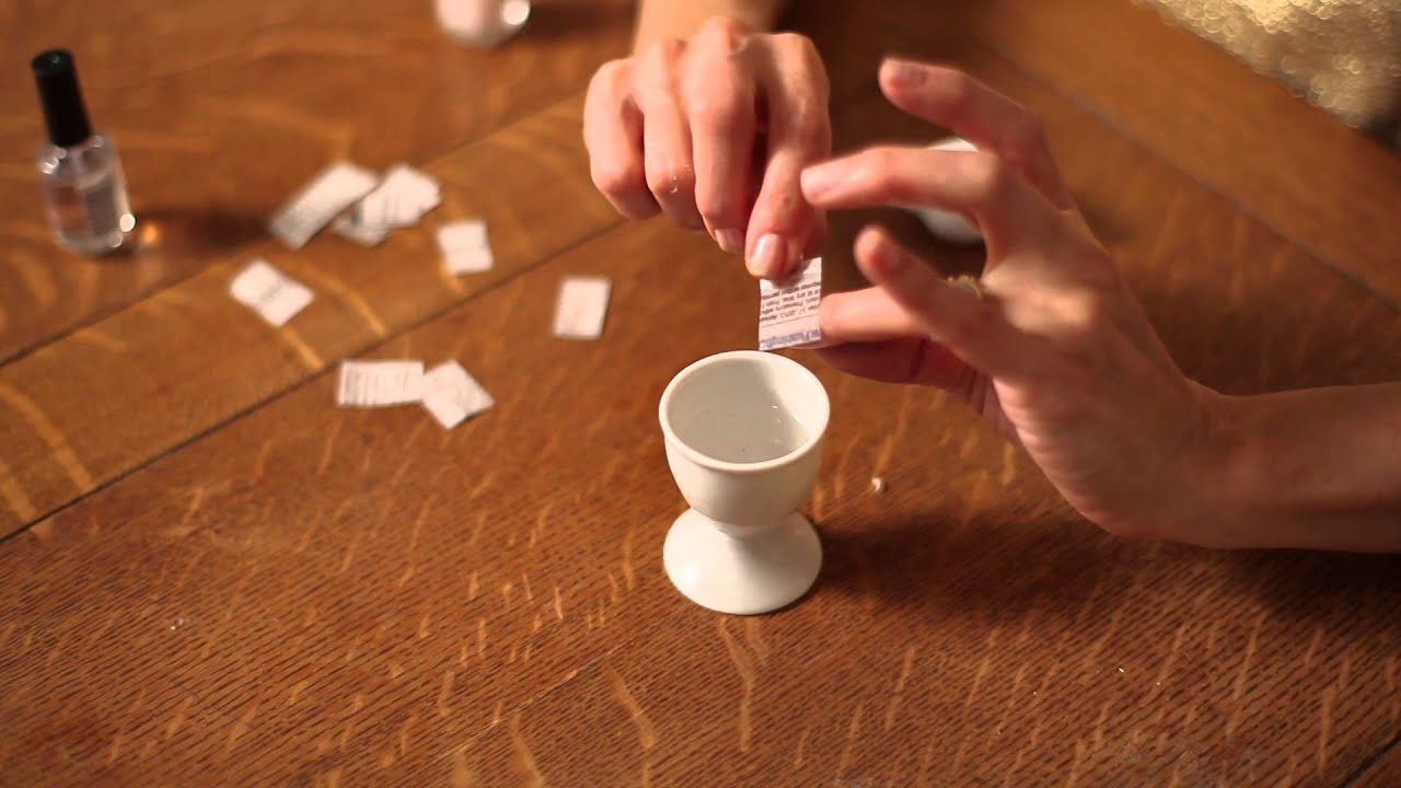 How to Do the Paper Fingernails : Crafty Days - YouTube