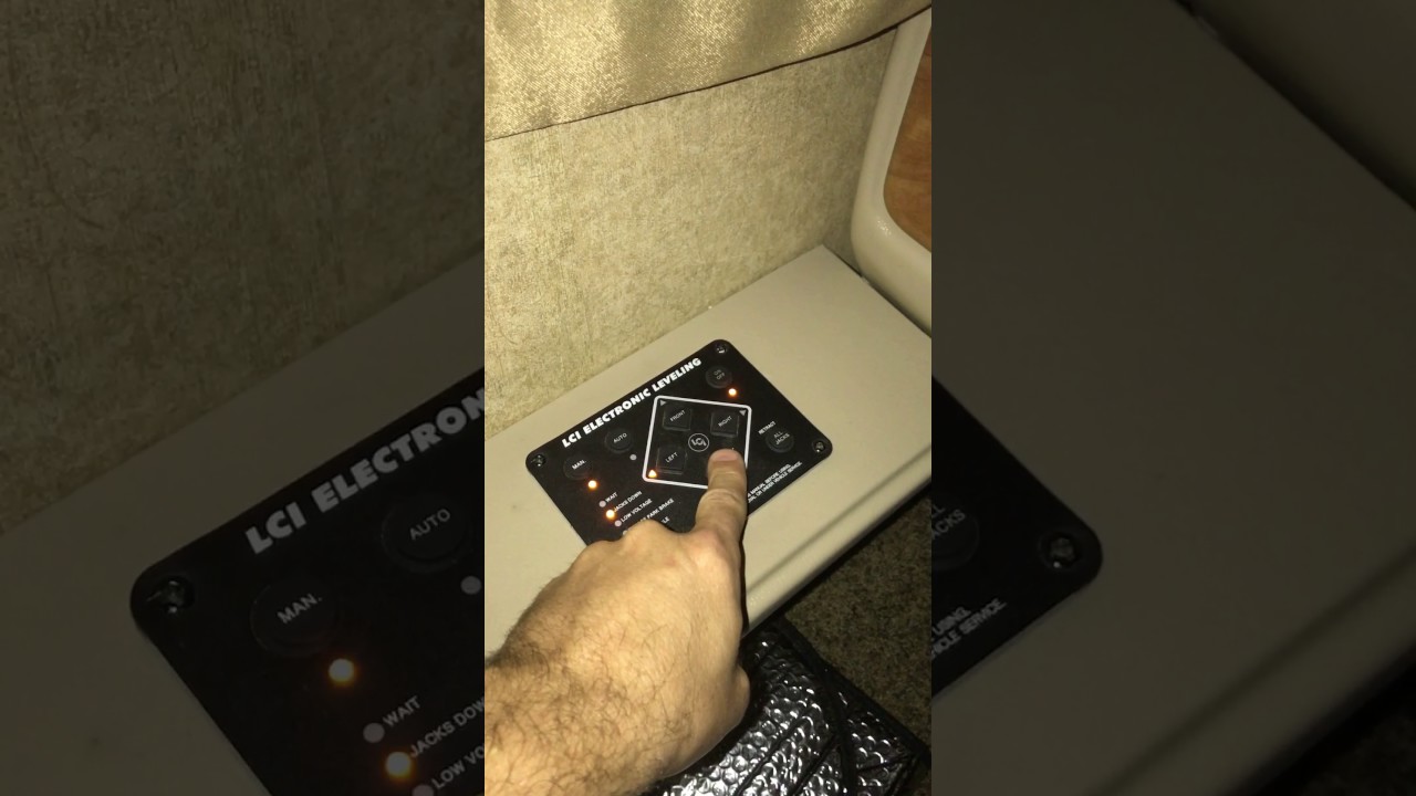 Thor ACE 29.3 Leveling Jacks Will Not Raise - YouTube