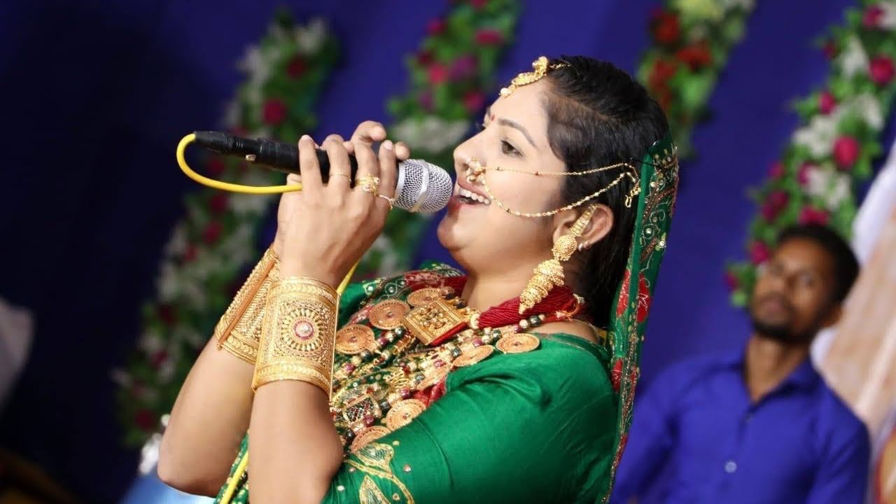 Rasmita Rabari || રસ્મિતા રબારી || ભવ્ય રાસ ગરબા..... - YouTube