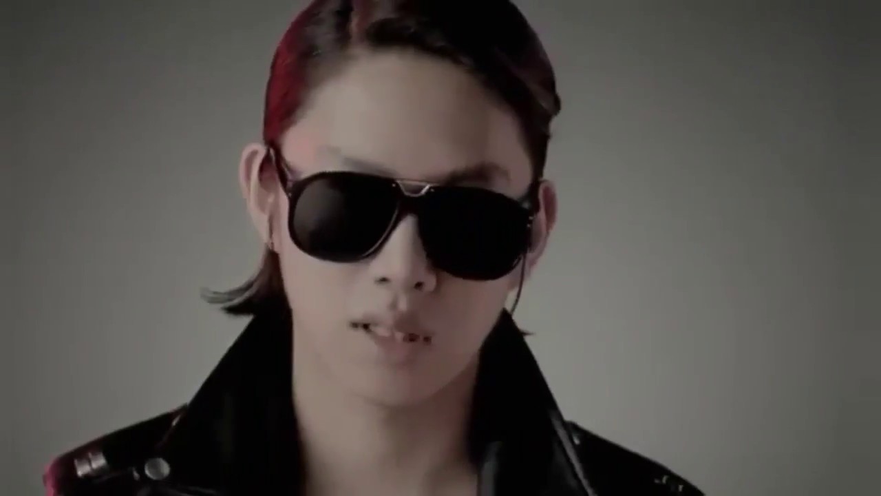 김희철 Kim Heechul compilation beautiful voice - YouTube