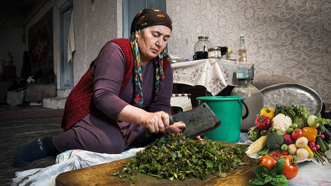 A Day at the Dargins' farm. DAGESTAN countryside life. Russia nowadays ...