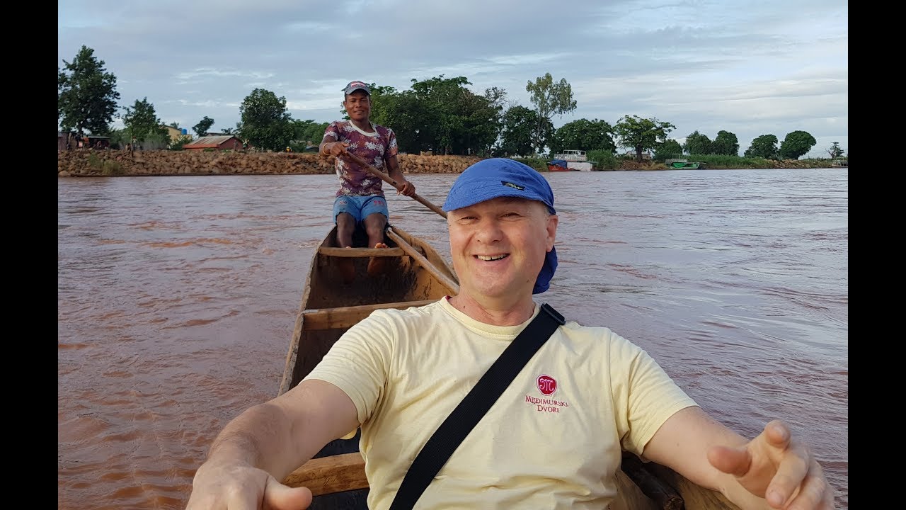 Madagascar Miandrivazo crossing the Mahajilo River 2019 Madagaskar ...