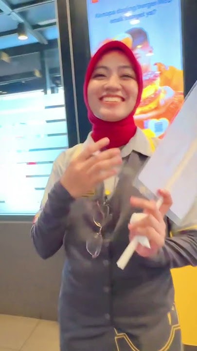 AQILA GAK NYANGKA DAPAT SURPRISE ULANG TAHUN DARI TIM MCD 😅 #shorts - YouTube