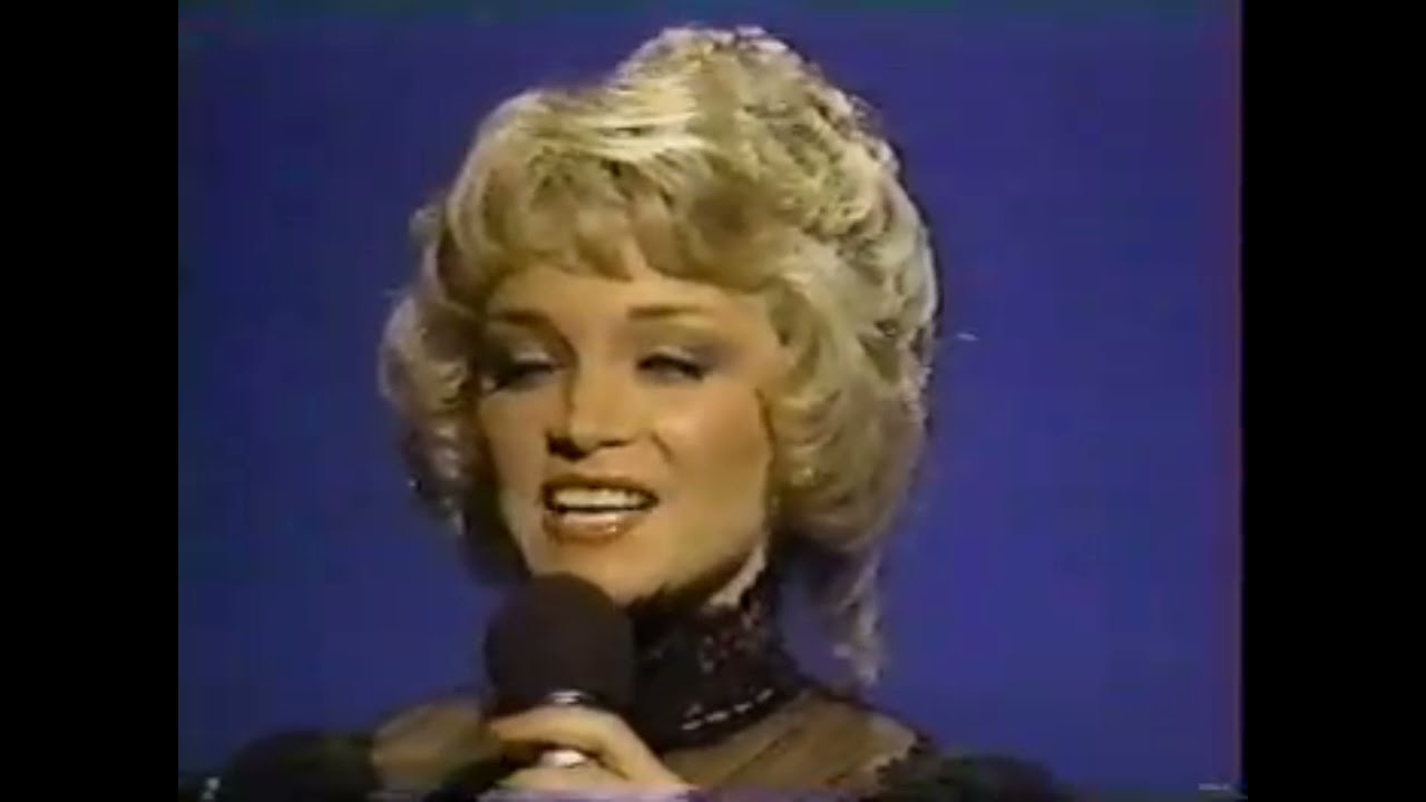 Barbara Mandrell - Living Legend Award - 1985 - Music City News Awards ...