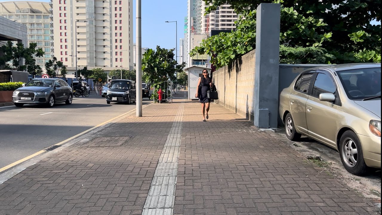 Sri Lanka 🇱🇰- Colombo Galle Road - YouTube