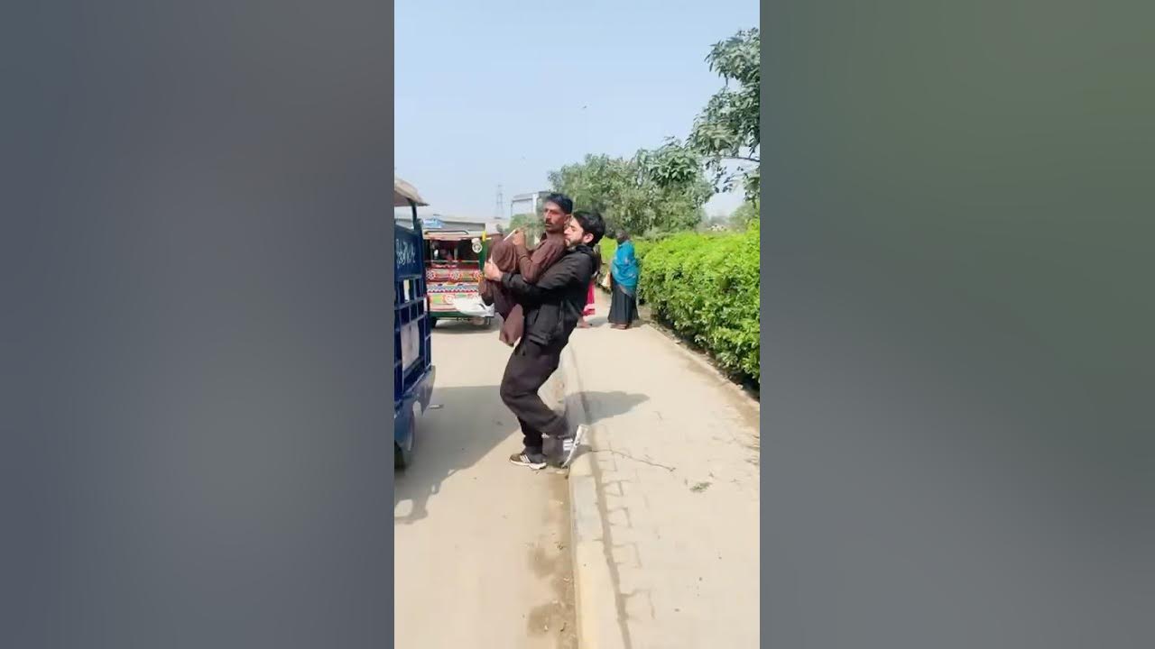 #funny 🤣 comedy #viral short #publiceprank @R-k-pranks 🤣 - YouTube