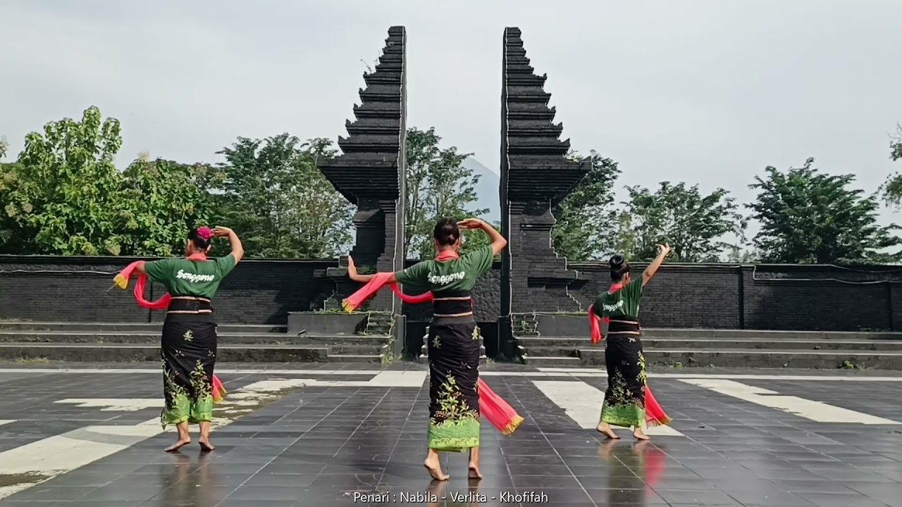 Tari Seblang Lukinto "SANGGAR SENGGANA" - YouTube