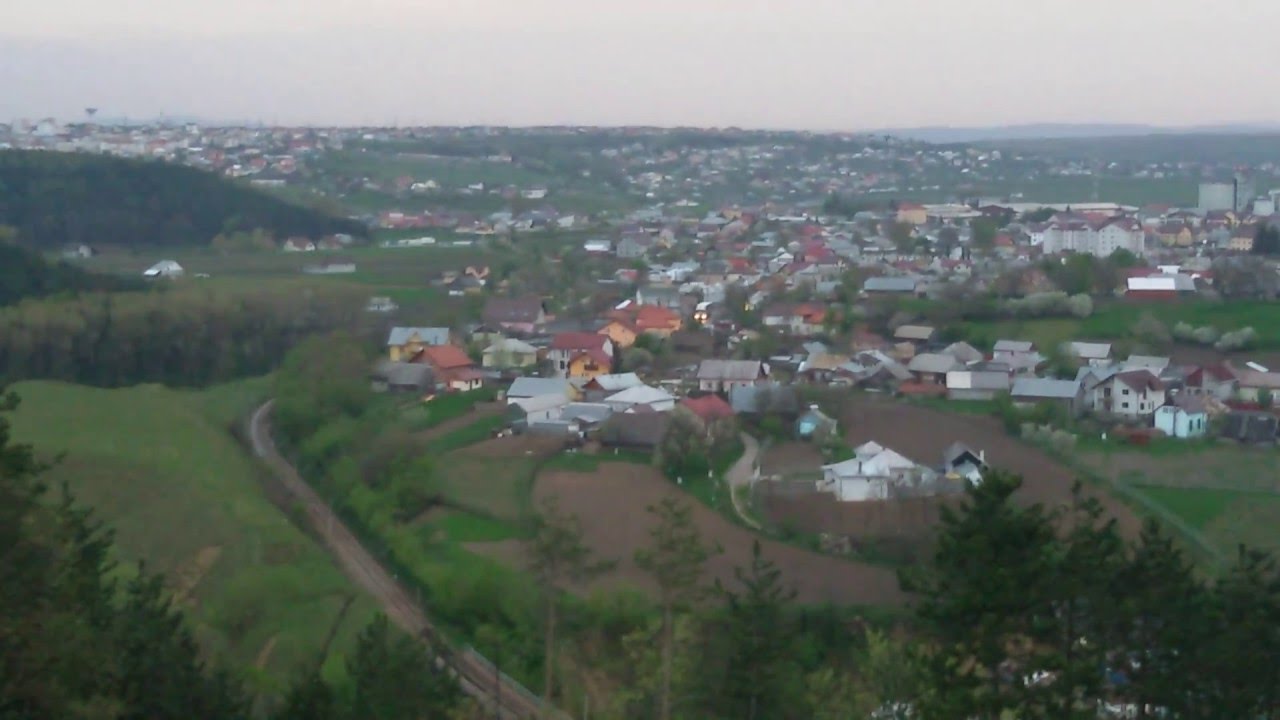 Tren IR1834 Timisoara Nord - Iasi trece prin Scheia cu 40-0666-4 - 17. ...