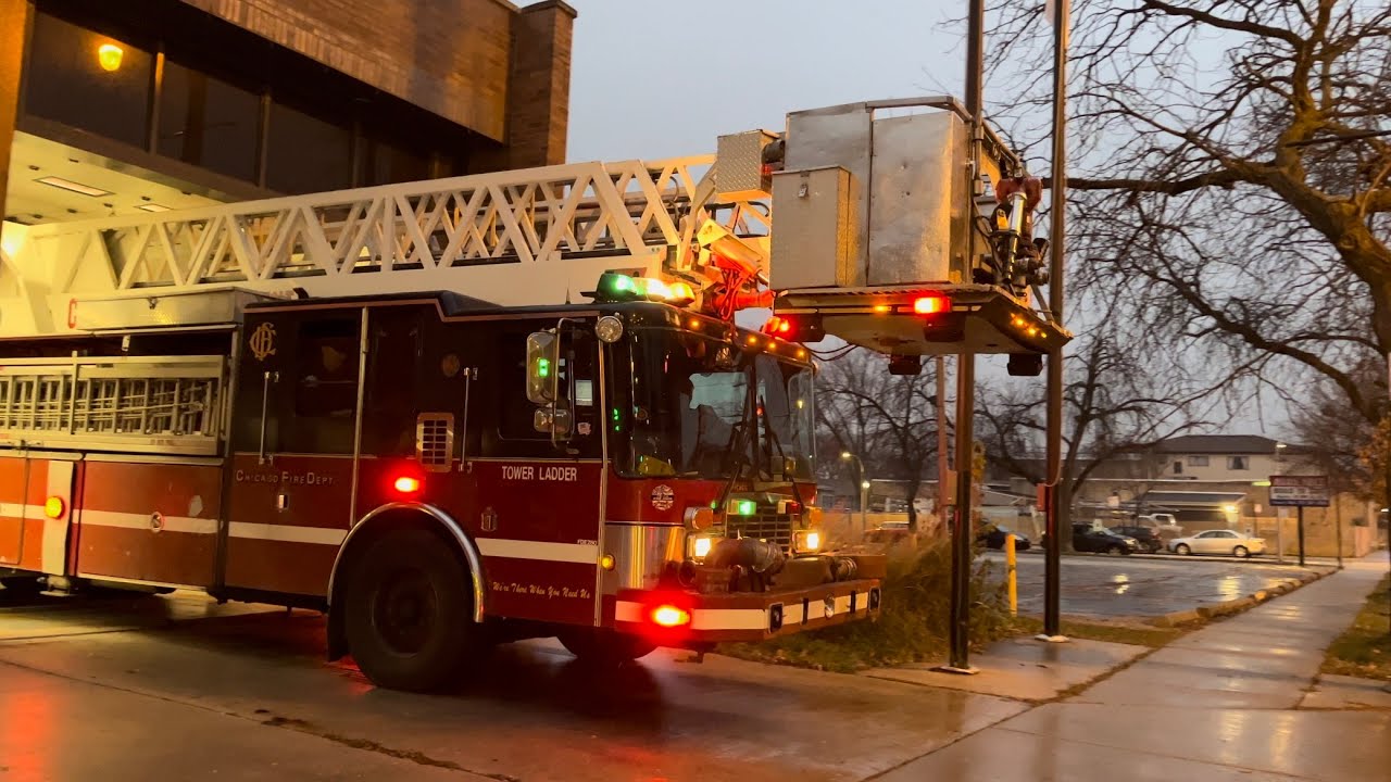Chicago Fire Department tower ladder 23 responding - YouTube