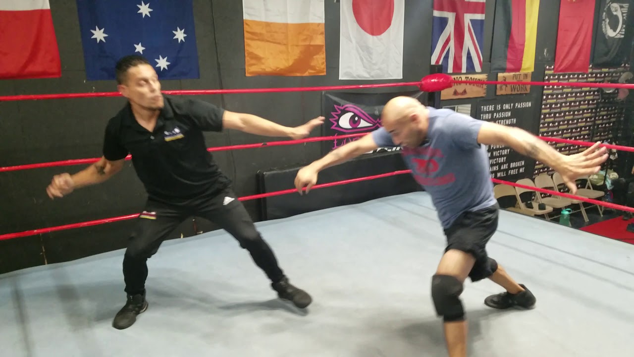 How to do the RKO aka the Diamond cutter aka Ace Crusher - YouTube