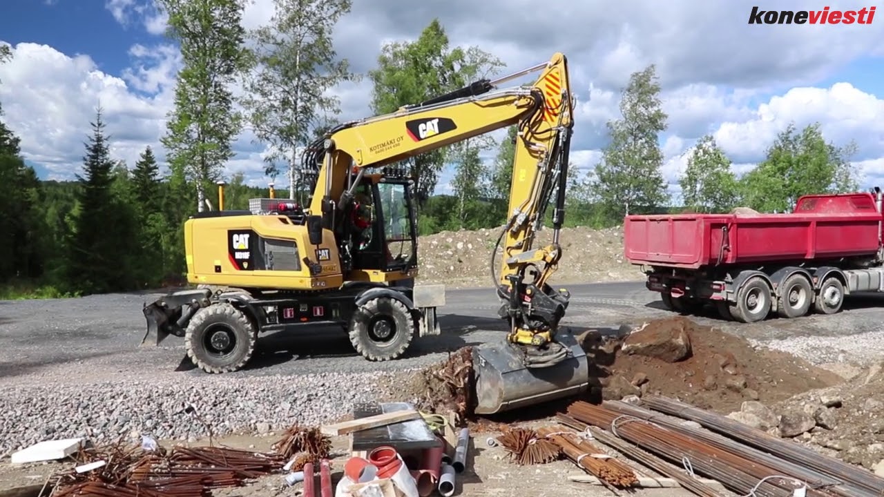 CAT M318F - YouTube