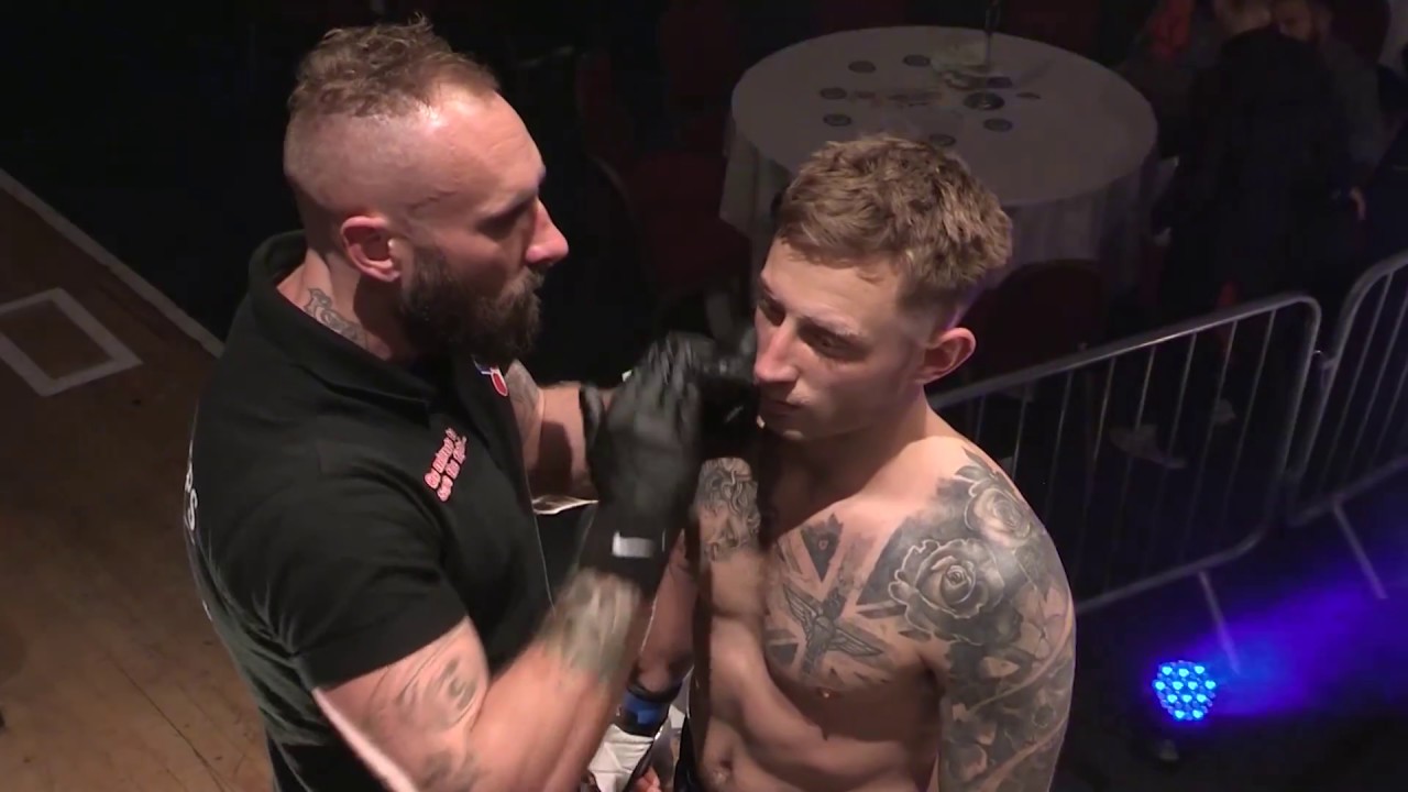 Shock N Awe 28 Ash Mingham vs Taniform A Tala Amateur MMA - YouTube
