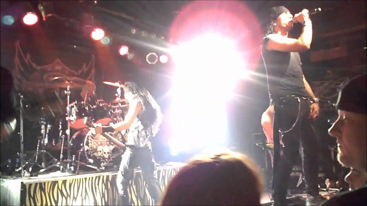 Pop Evil ~Rock & Roll vs Hip Hop @ Planet Rock, 06-20-09 - YouTube