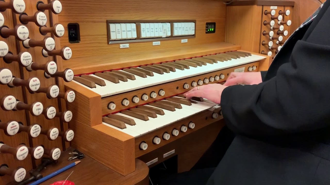 PRELUDE IN E MAJOR J.S. Bach - Soli Deo Gloria - YouTube