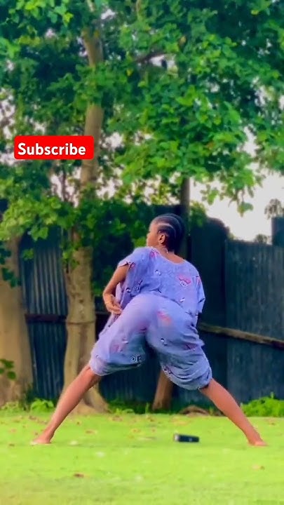 Best Twerking of Small Nyash - YouTube
