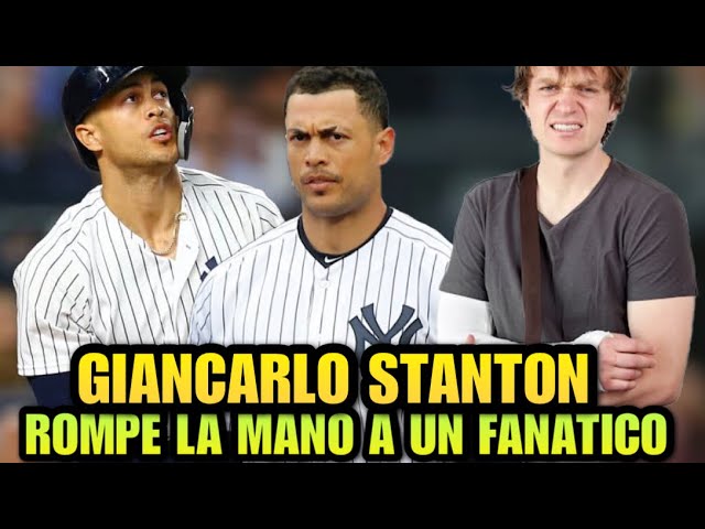Giancarlo Stanton Saltando Para Atrapar Una Pelota