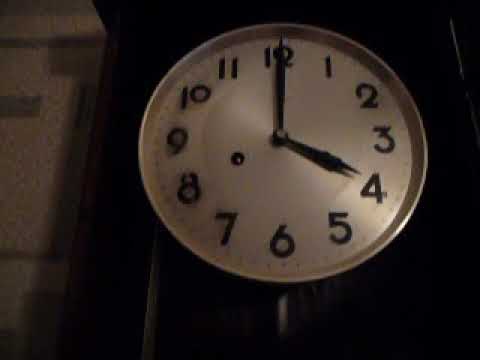 Wall clock Junghans 1938 (#0003800) - YouTube