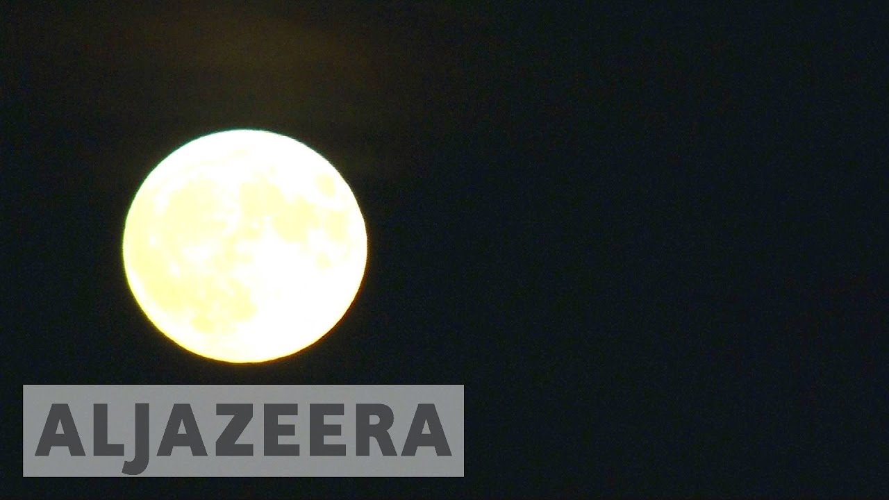 Largest supermoon in decades lights up the sky - YouTube