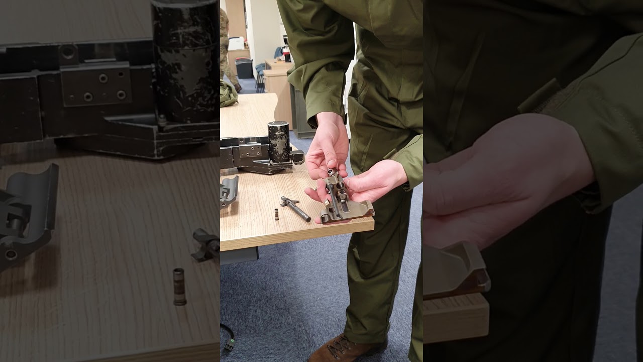 L94A1 Bolt Assembly. - YouTube