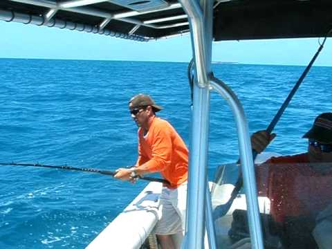 Dry Tortugas '09 - Lorenzo's monster mutton snapper - YouTube