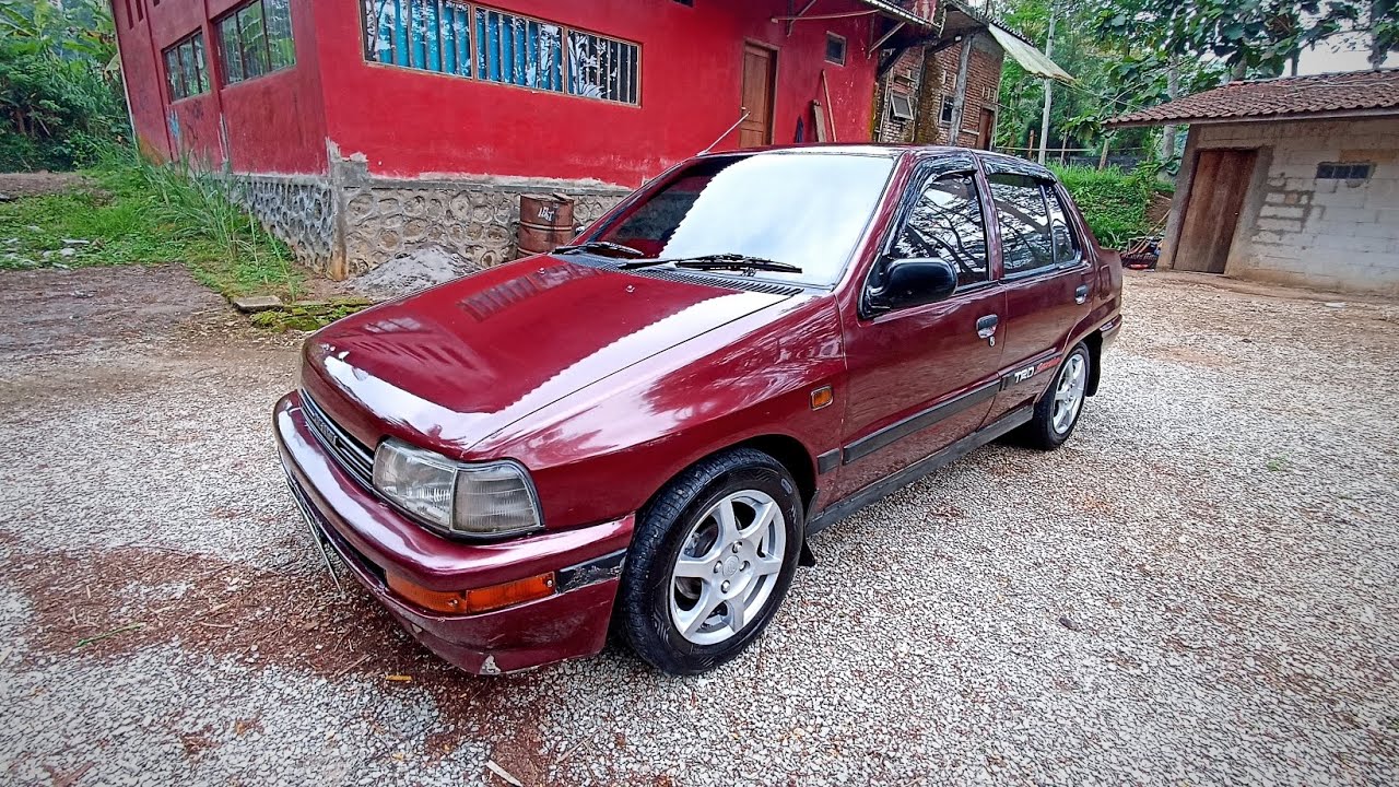 Dijual mobil bekas Daihatsu charade classy gesit irit BBm - YouTube