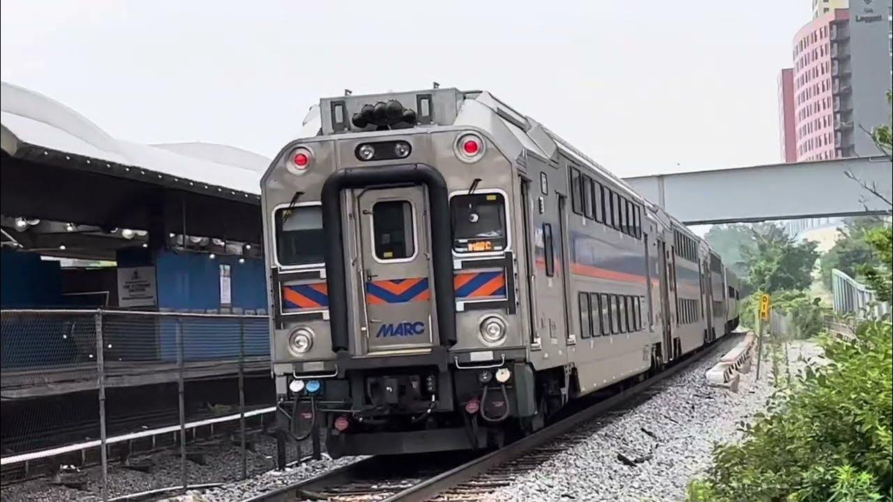 MARC: MPI MP36PH-3C #18 (w/ MARC-IIA and MARC-IV Coaches) on the Brunswick Line at Silver Spring ...