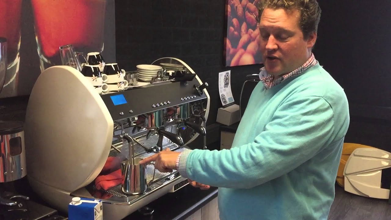 3 Cappuccino maken met de Expobar Carat 2 - YouTube