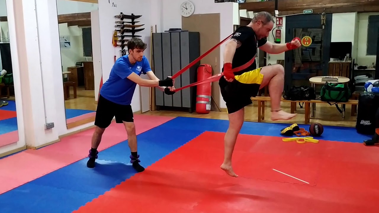 Sanda kick - YouTube