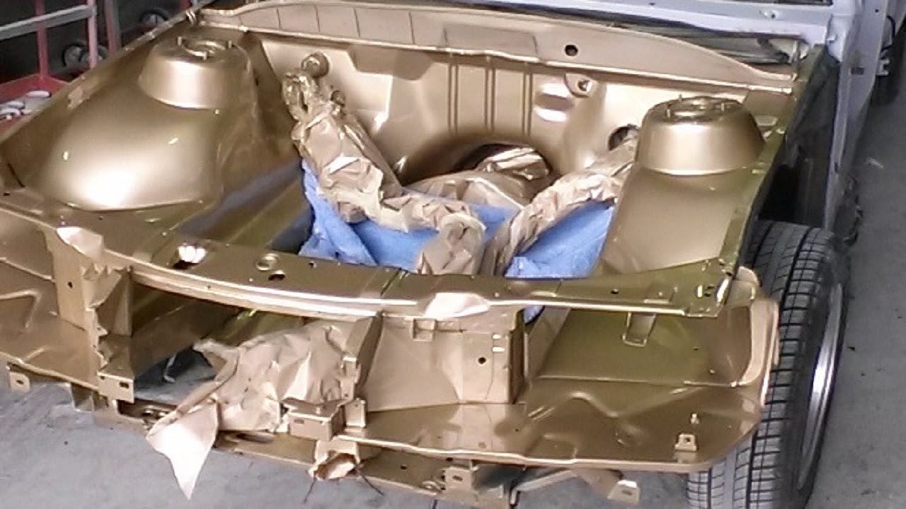 VL Calais Show Car Engine Bay & Boot Floor 1st Coat of Clear - YouTube