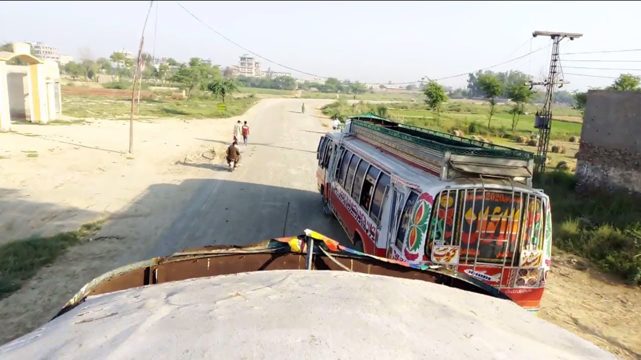 Crazy Pakistani Bus Driver Desert Race Omg Beautifull Pakistani Buses ...