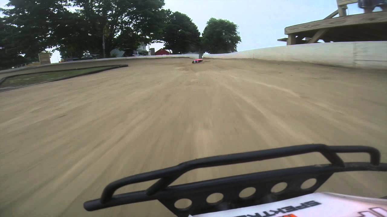 Backyard Raceway GoPro Onboard Spec Dirt Modified RC Car - YouTube