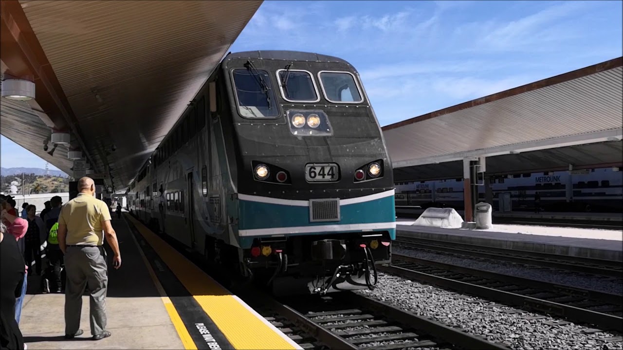 Metrolink Cabcars 646 & 644 SCAX 890 Union Station LA 18 Apr 2019 - YouTube