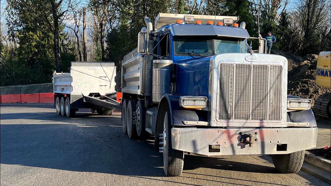 Peterbilt 379 Dump Truck Exhaust - YouTube