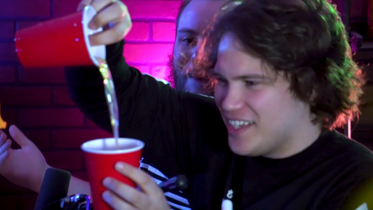 CHUGGING CONTEST: Jacksfilms vs. Anything4Views - YouTube