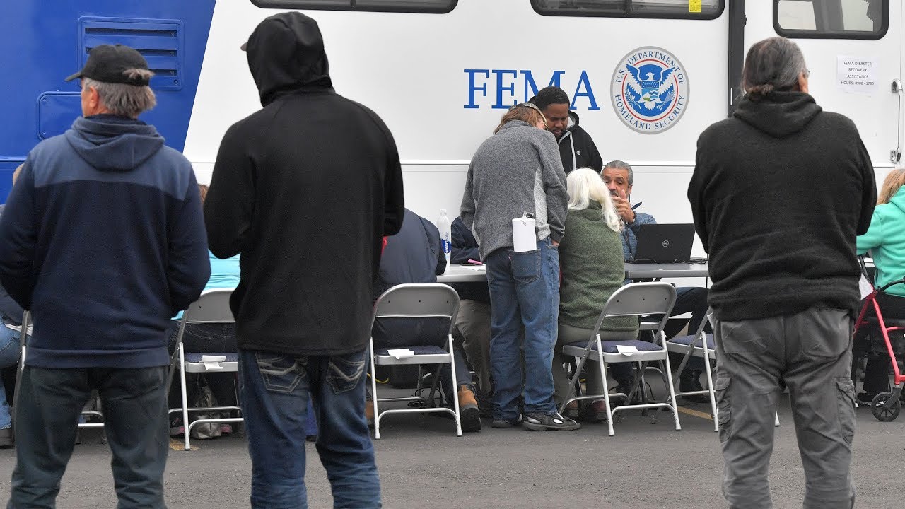 FEMA official offers tips to Camp Fire survivors - YouTube