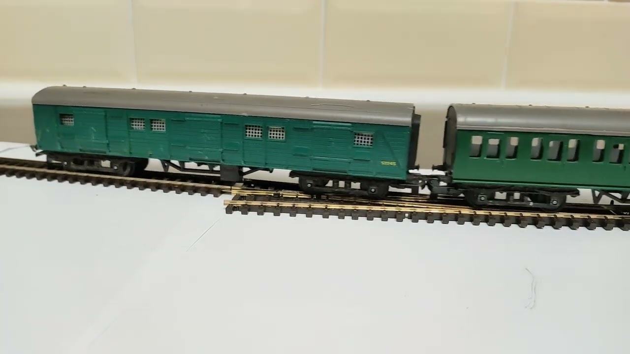 All Triang TT wheels on new Peco TT 120 track - YouTube