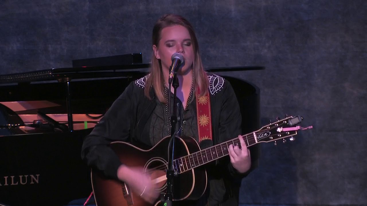 Sarah Carter "Lost in your Eyes" @ Eddie Owen Presents - YouTube