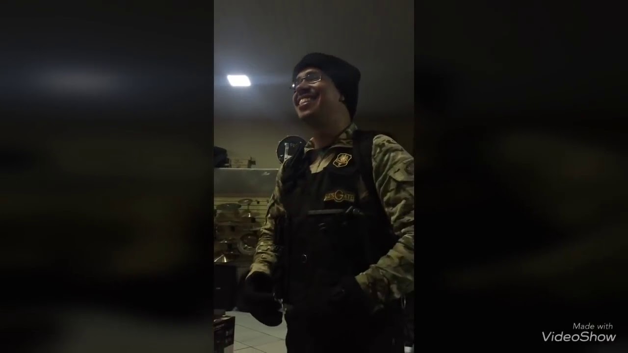 Vídeo novo Maike da Swat O Baguncinha falando Inglês oficial - YouTube