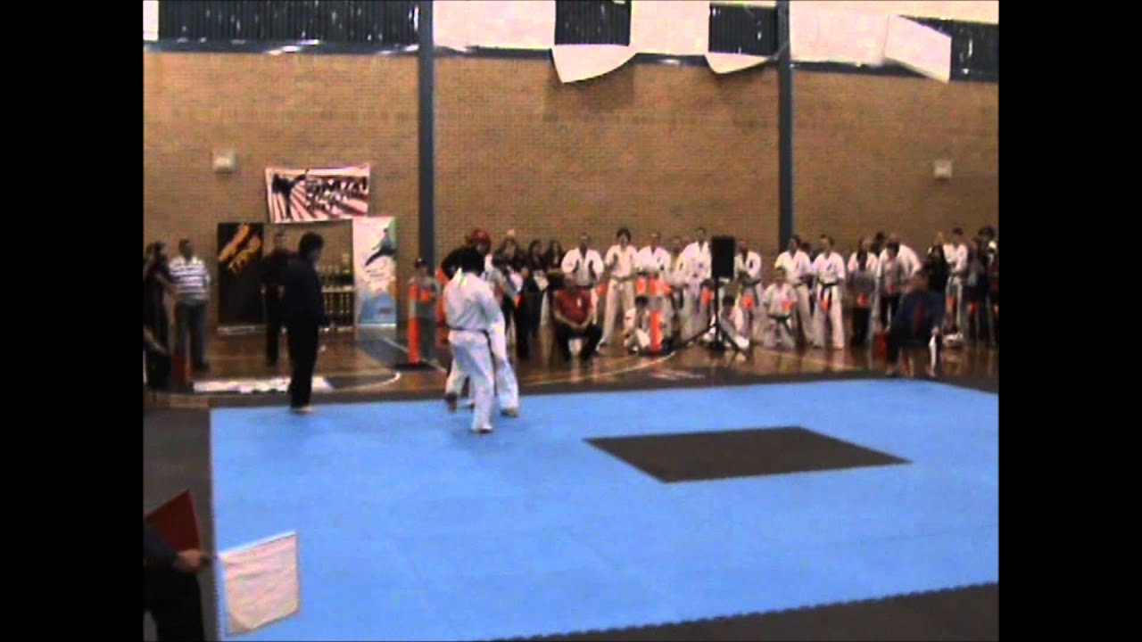 Kyokushin Karate Full Contact Fight #1 - YouTube