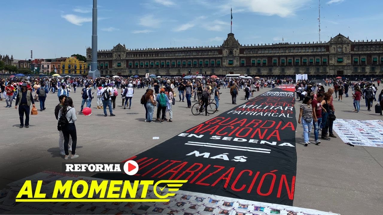 Culmina marcha del 68 en el Zócalo - YouTube