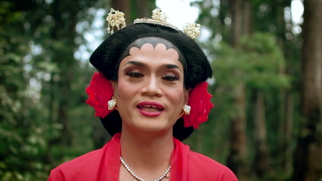 Lengger: Unity in A Body | Rianto Manali | TEDxUniversitasBrawijaya - YouTube