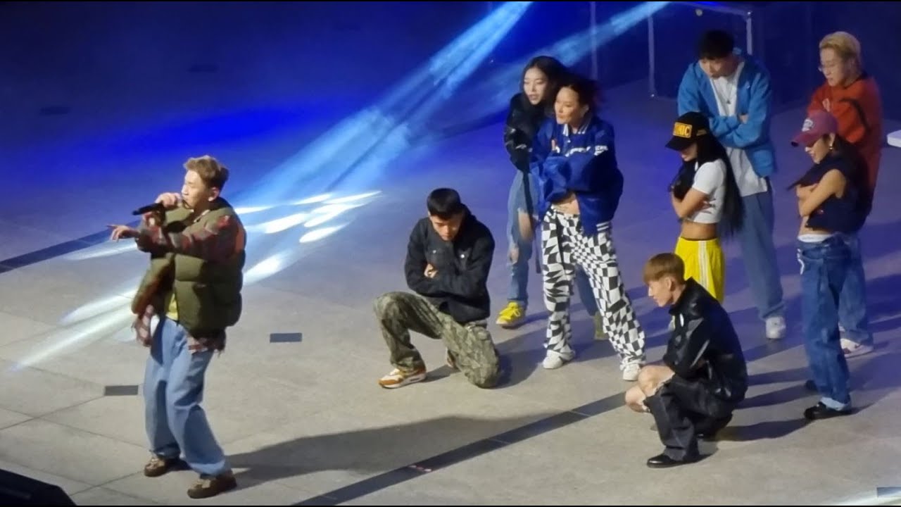 221007 크러쉬 CRUSH 한양대축제 Full Ver.(몸매, Ohio, 나빠, Beautiful, 2411, 그냥 ...