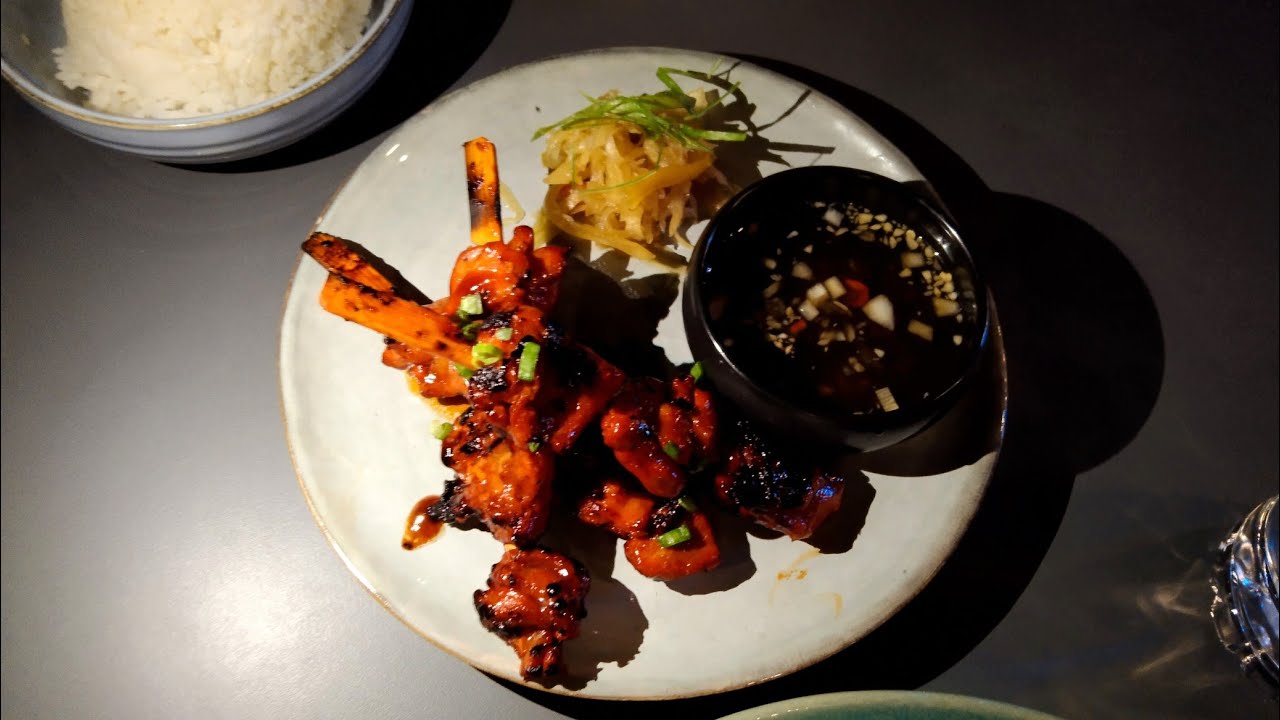 #Mukbang in Philippines Restaurant #BangkotaPavillon#EXPO2020 - YouTube