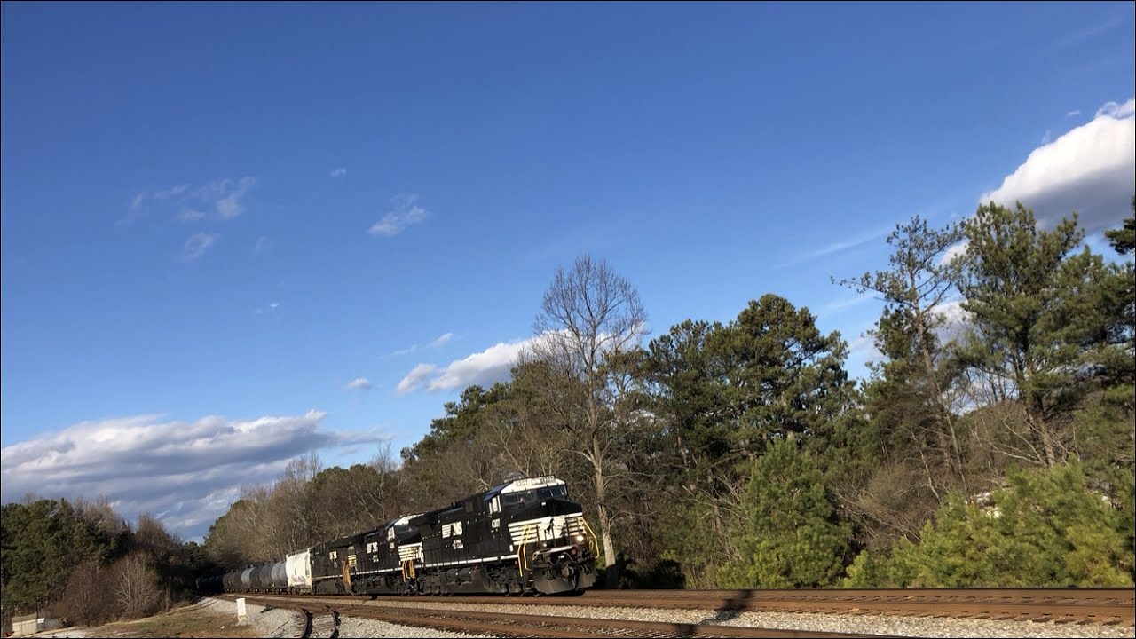 NS 4307 (Factory Fresh) Leads NS 370 Thru Duluth, GA 1/17/2021 - YouTube