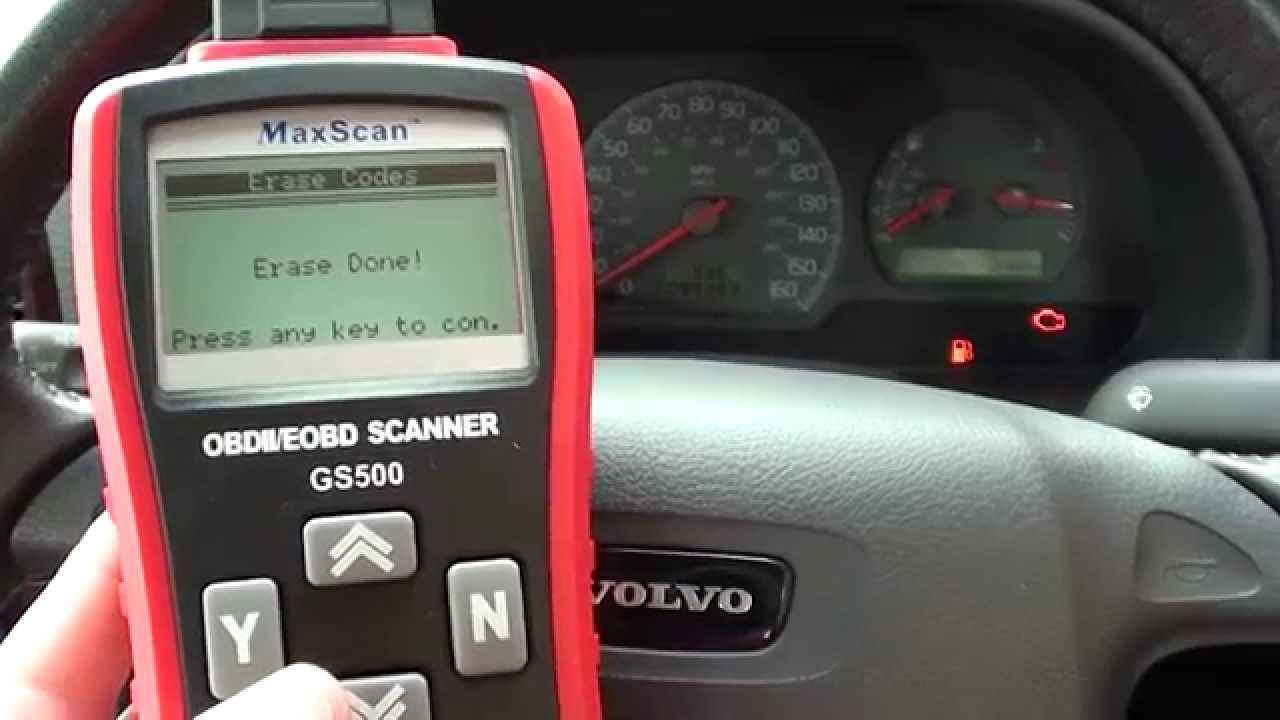 Volvo S40 V40 Engine Warning Light Diagnose Autel GS500 - YouTube