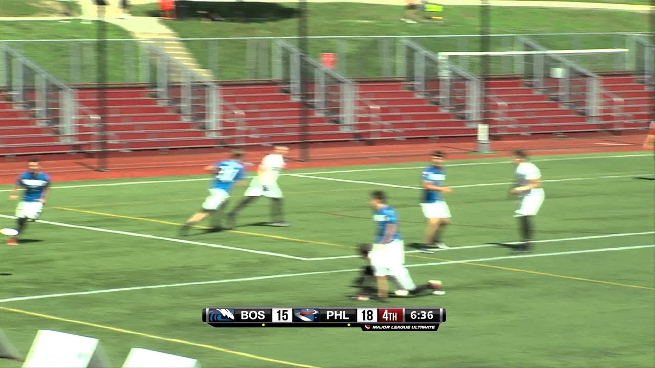 Lee Farnsworth Makes a Full Extension Layout Grab - YouTube